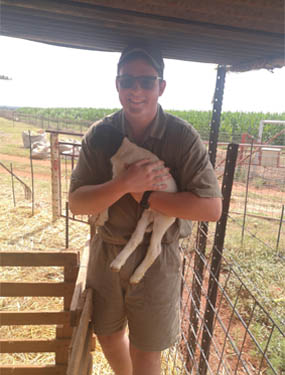 Marco: 19 jaar oud en is reg vir die plaaslewe – Plaas Werk In SA